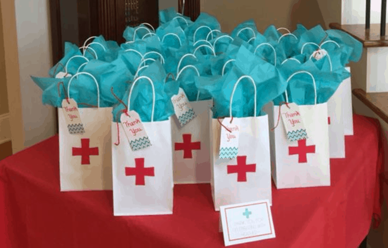 Teaching Tweens "Why is Community Service Important?" (15+ Service ...